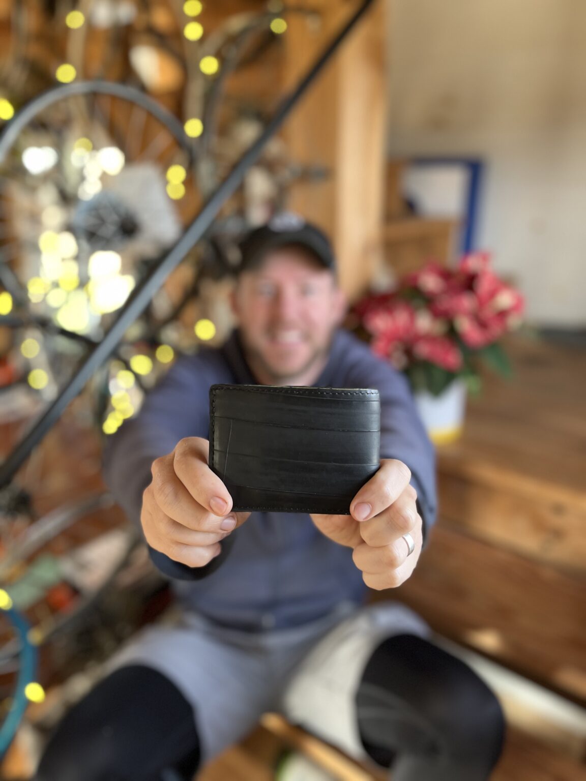 Crank Therapy – Upcycled inner tube wallets, belts, and bags.